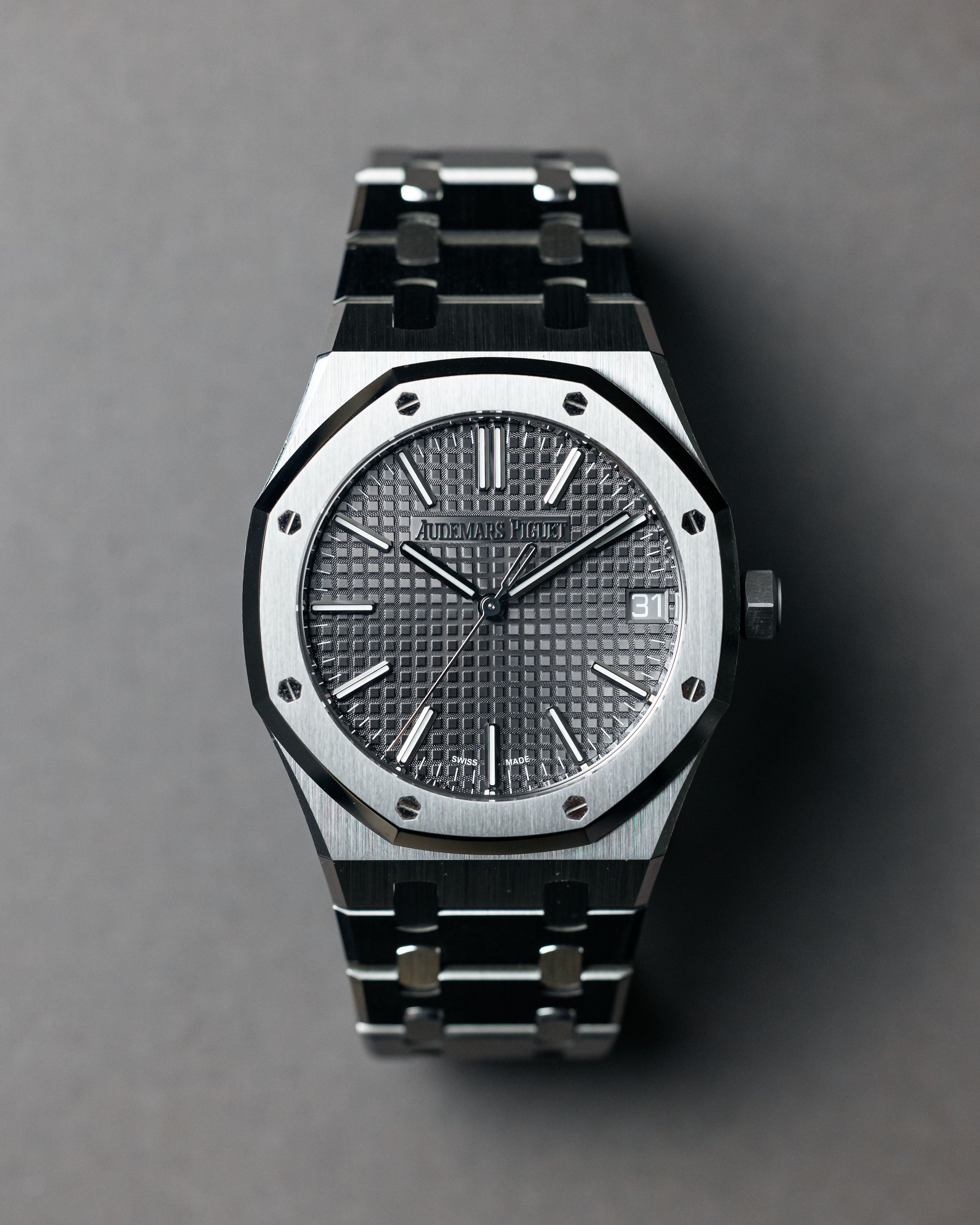 2023 Audemars Piguet Royal Oak Grey Dial – Circle Red Watches
